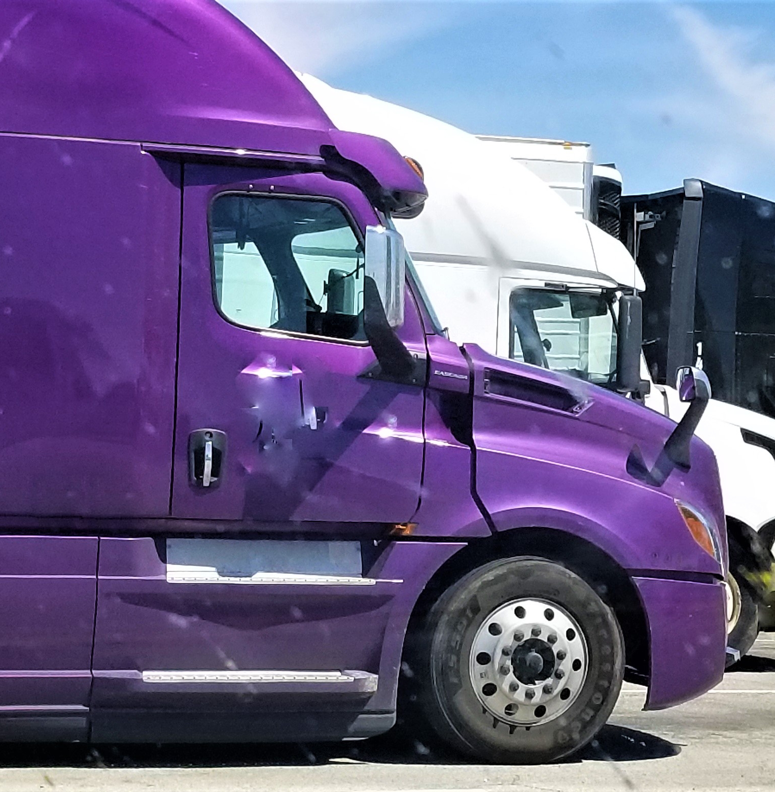 10 Must-Have Semi Truck Cab Accessories for Drivers